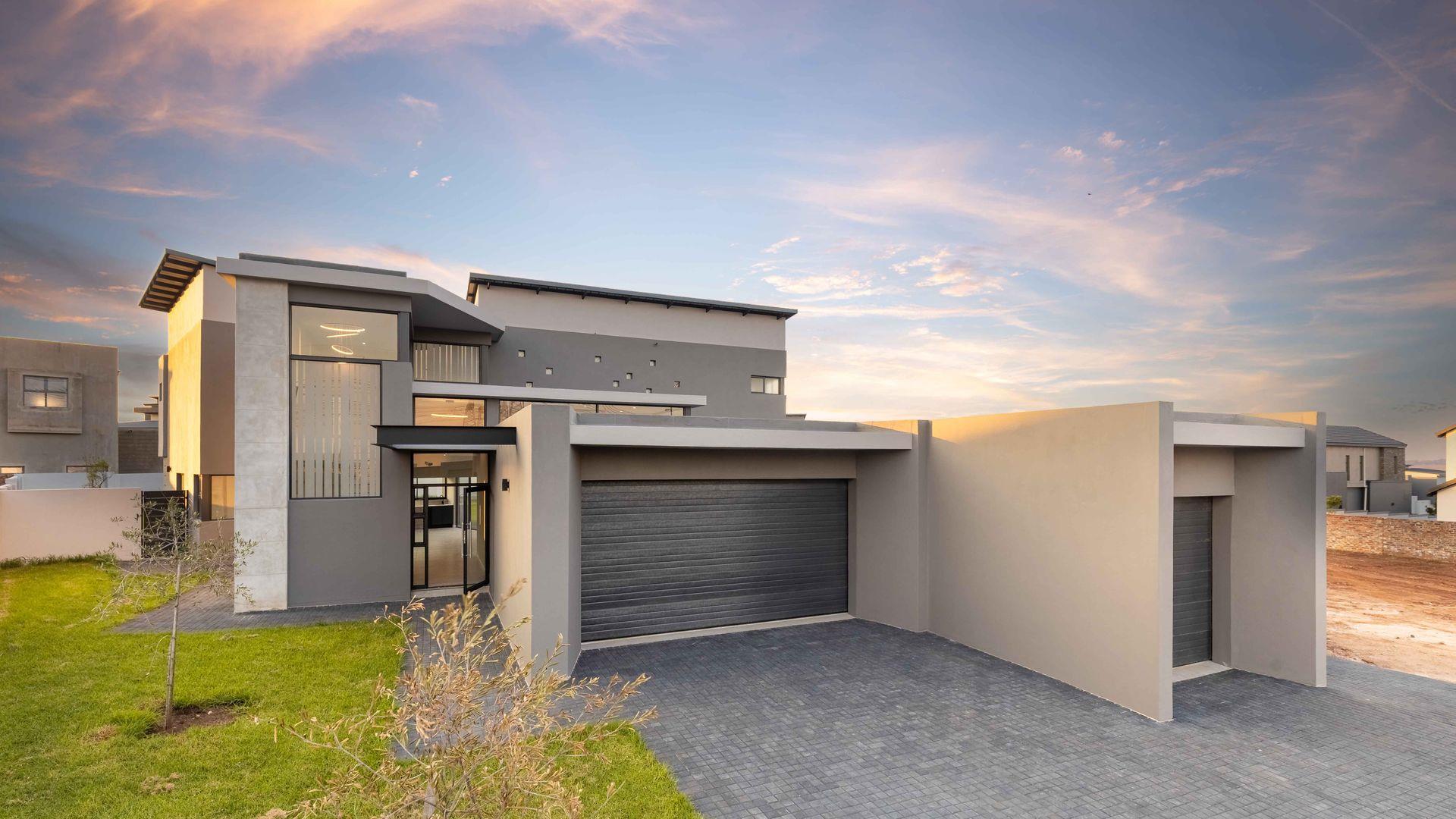 4 Bedroom House for sale in Midstream Heights - P24-115052391