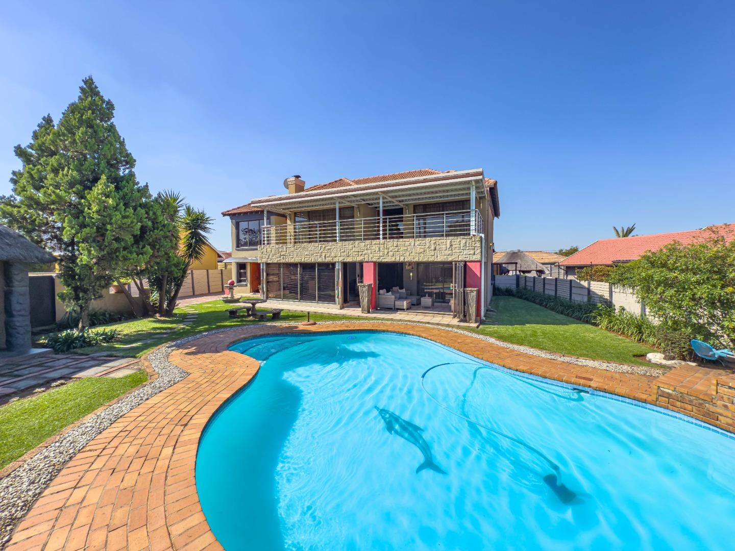 8 Bedroom House for sale in Kibler Park - 30 Gordon Road - P24-115964646