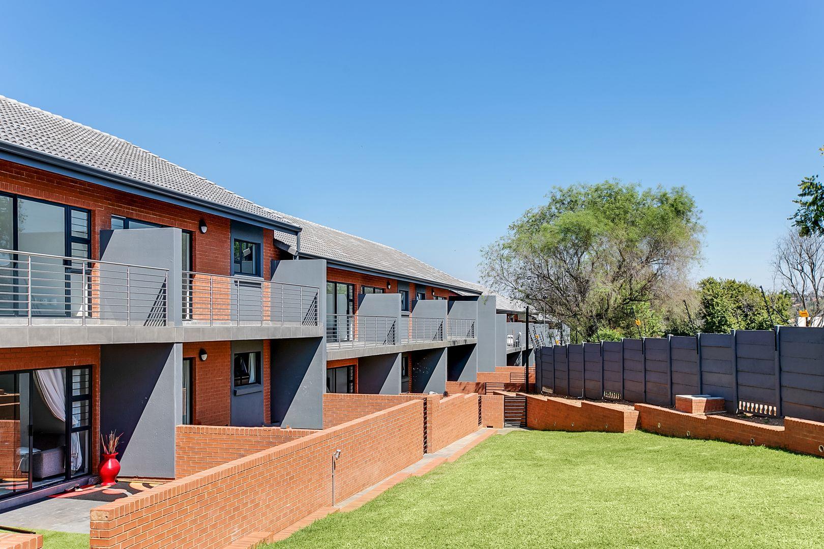 Apartments / flats for sale in Roodepoort : Roodepoort Property ...