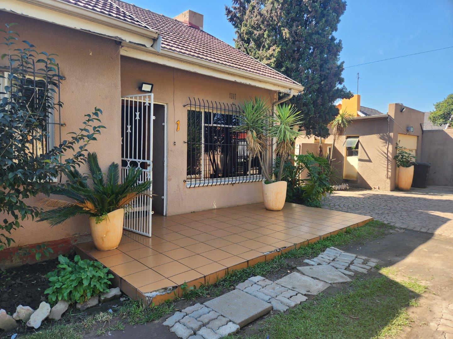 Houses for sale in Roodepoort : Roodepoort Property : Property24.com