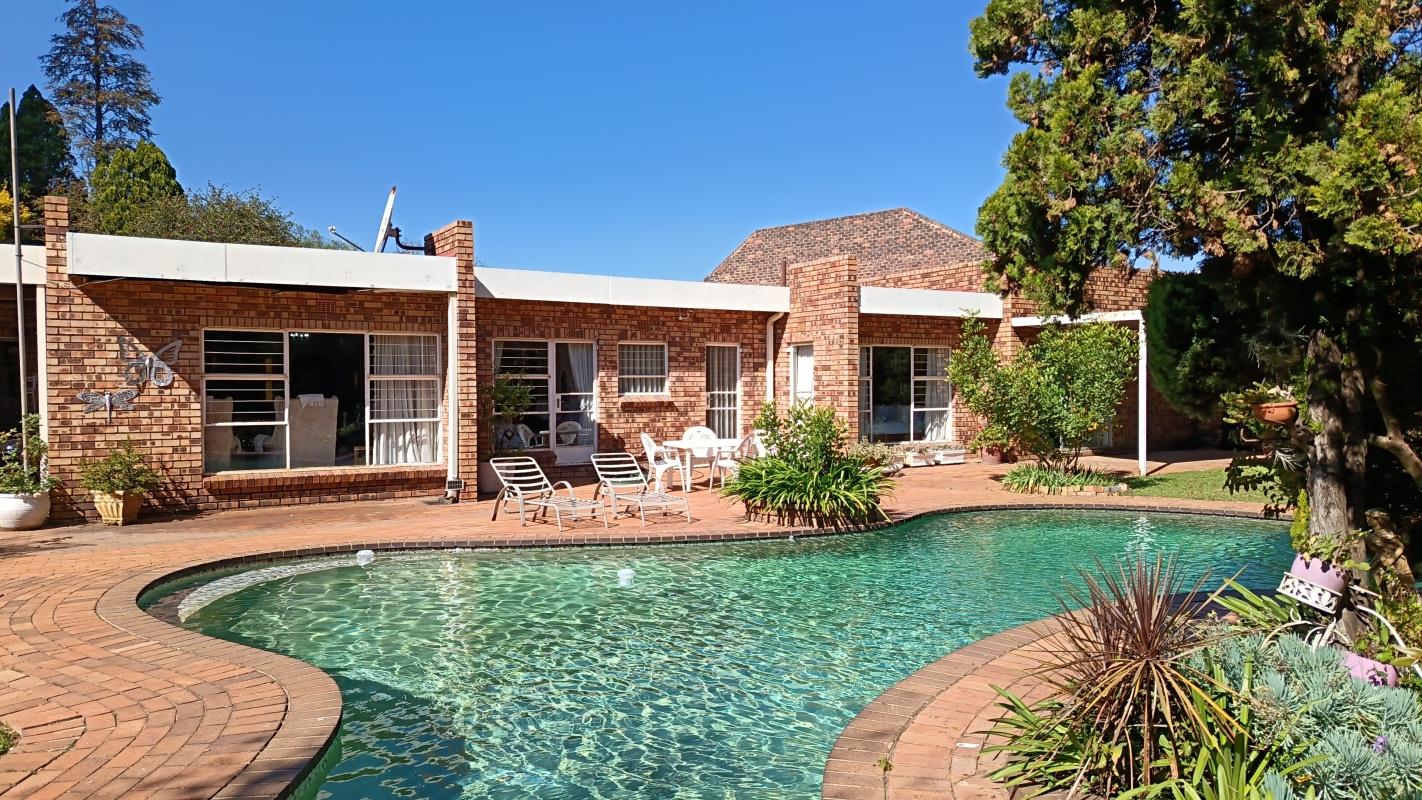 3 Bedroom House for sale in Atlasville - P24-115982939