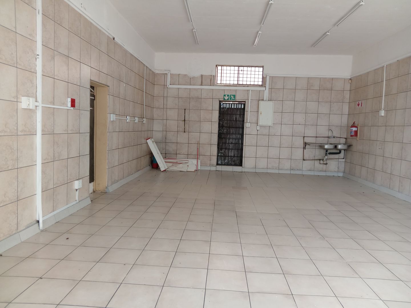 Commercial property to rent in Laudium - P24-115991053