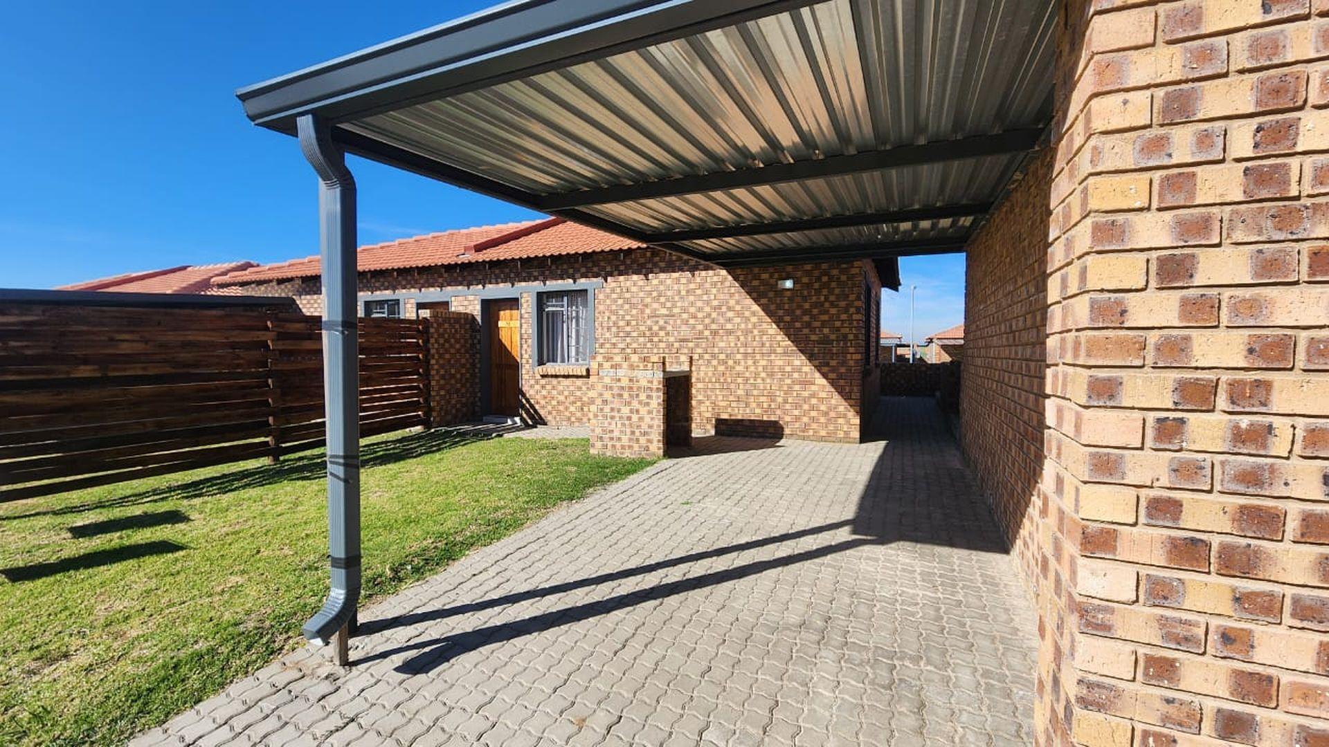 2 Bedroom Townhouse to rent in Evander - P24-116000128