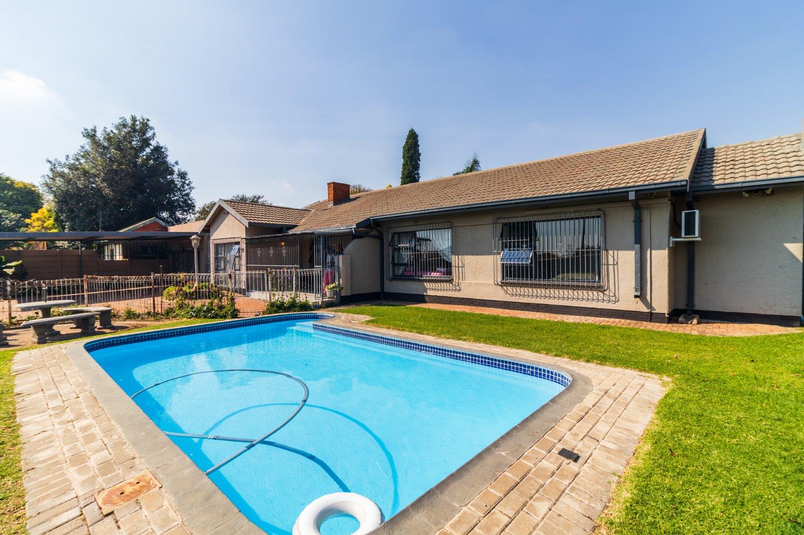 4 Bedroom House for sale in Allen Grove - P24-116003665