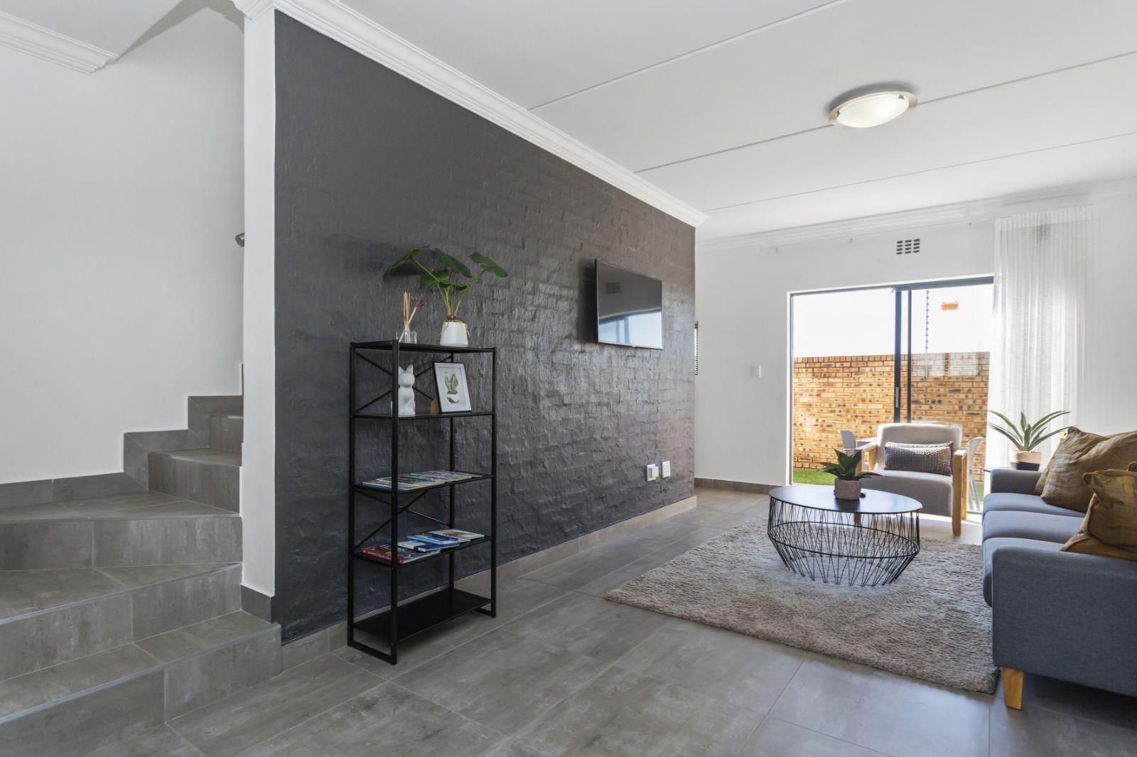 3 Bedroom House for sale in Thatchfield Ridge - 6702 Goldeye - P24 ...