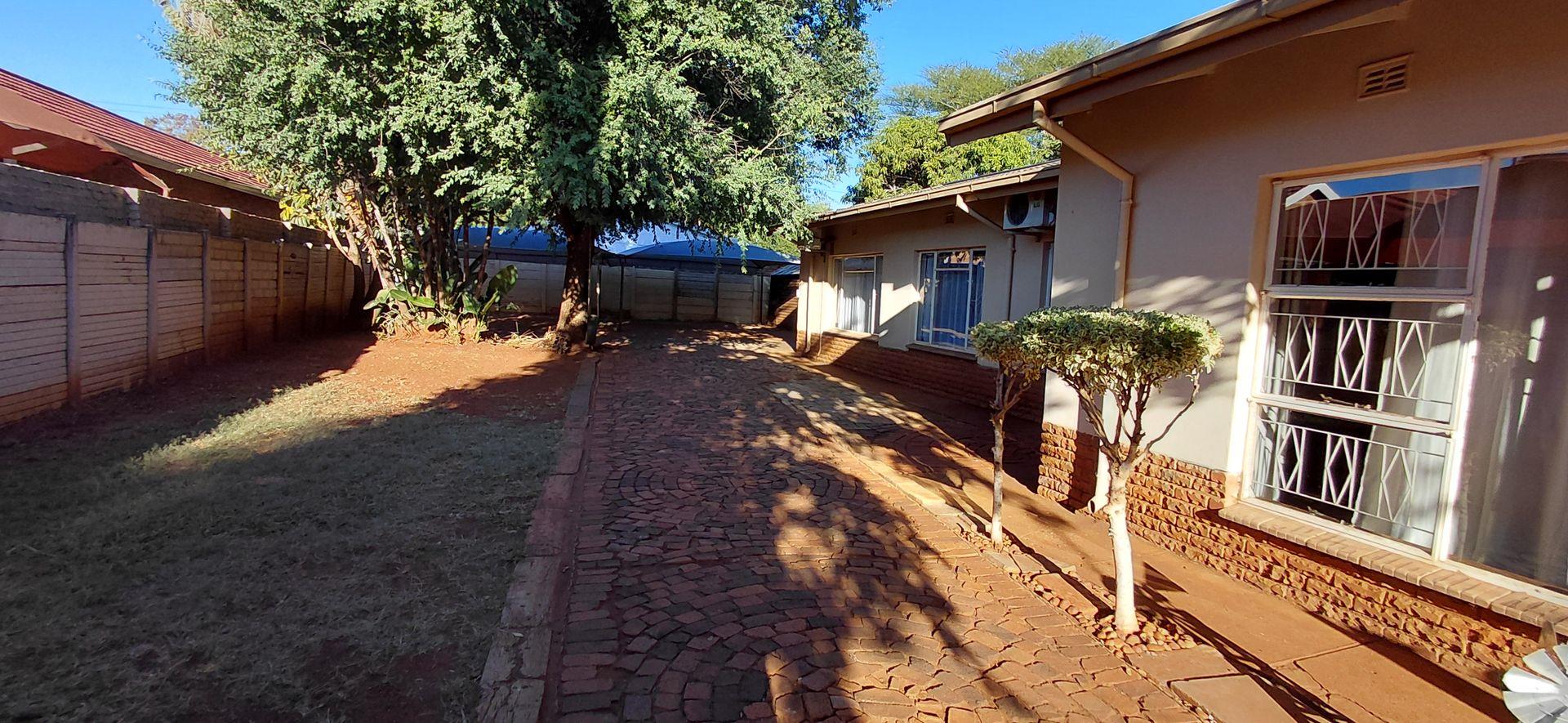 3 Bedroom House for sale in Impala Park - P24-116010711