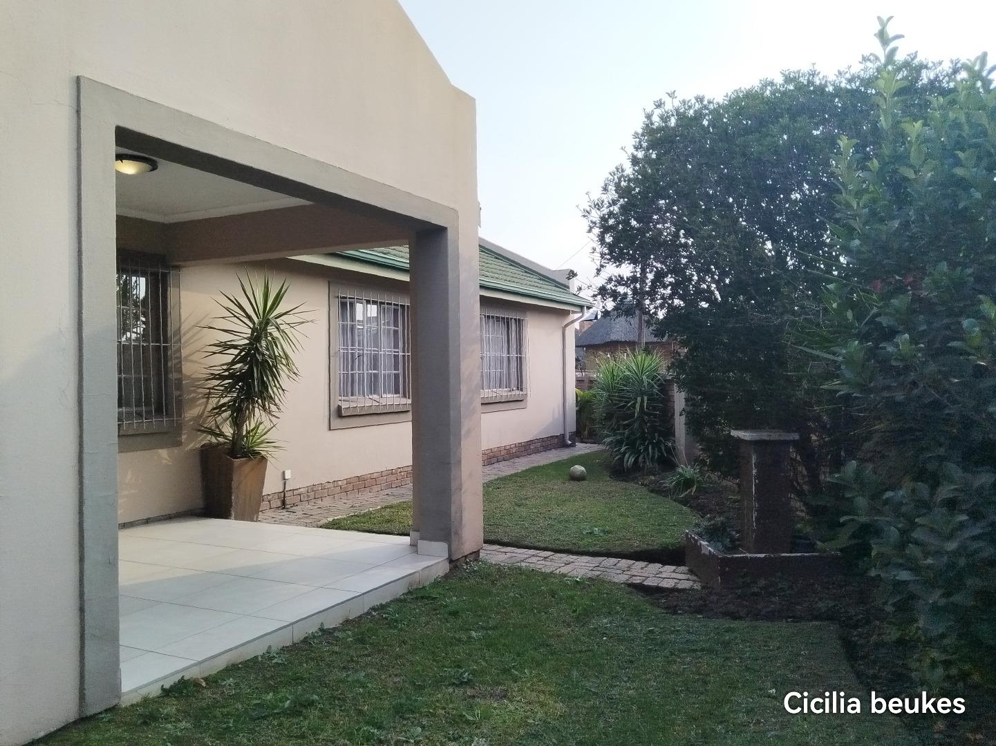 3 Bedroom House for sale in Dalpark Ext 1 - P24-116016643