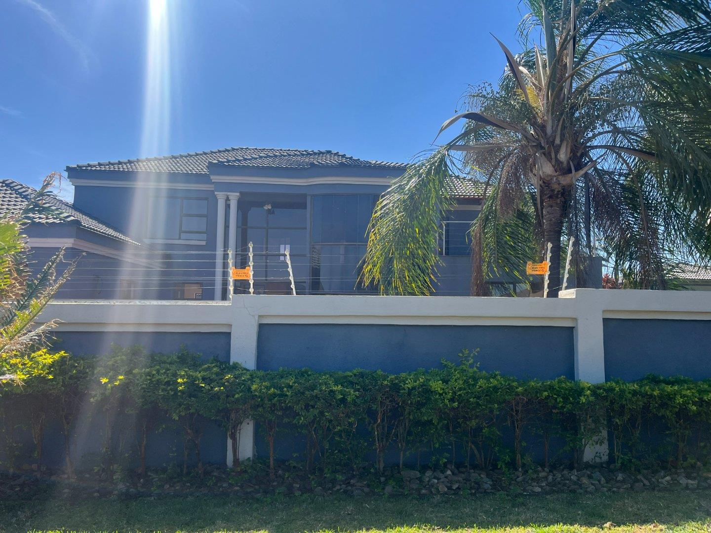 6 Bedroom House for sale in Riverside Estate - P24-116016683