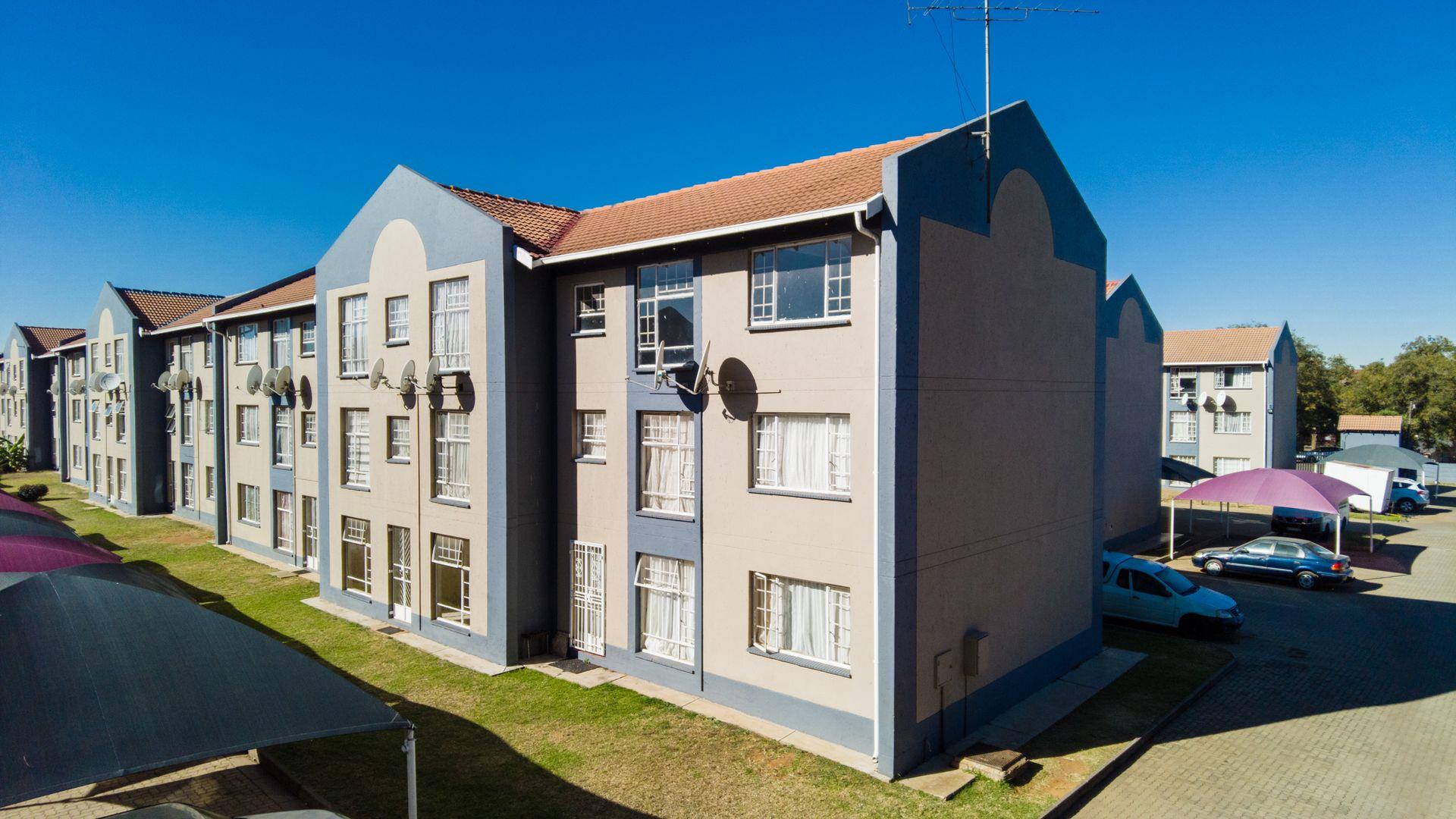 2 Bedroom Apartment / flat for sale in Kempton Park Central - 1 ...