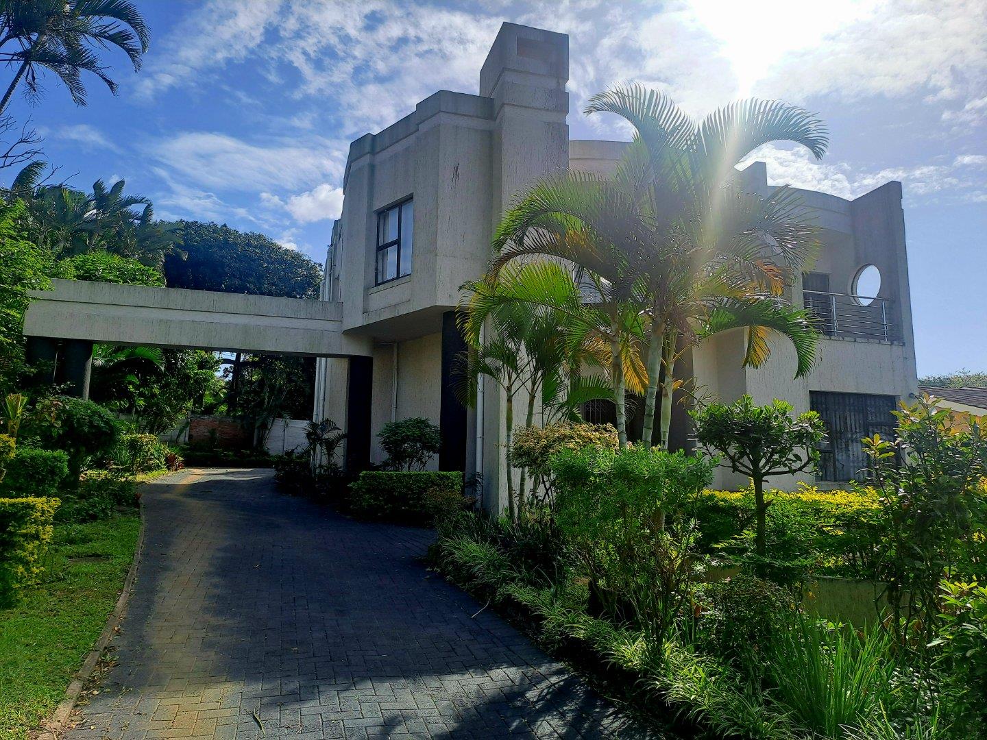 4 Bedroom House for sale in Scottburgh South - P24-116021438