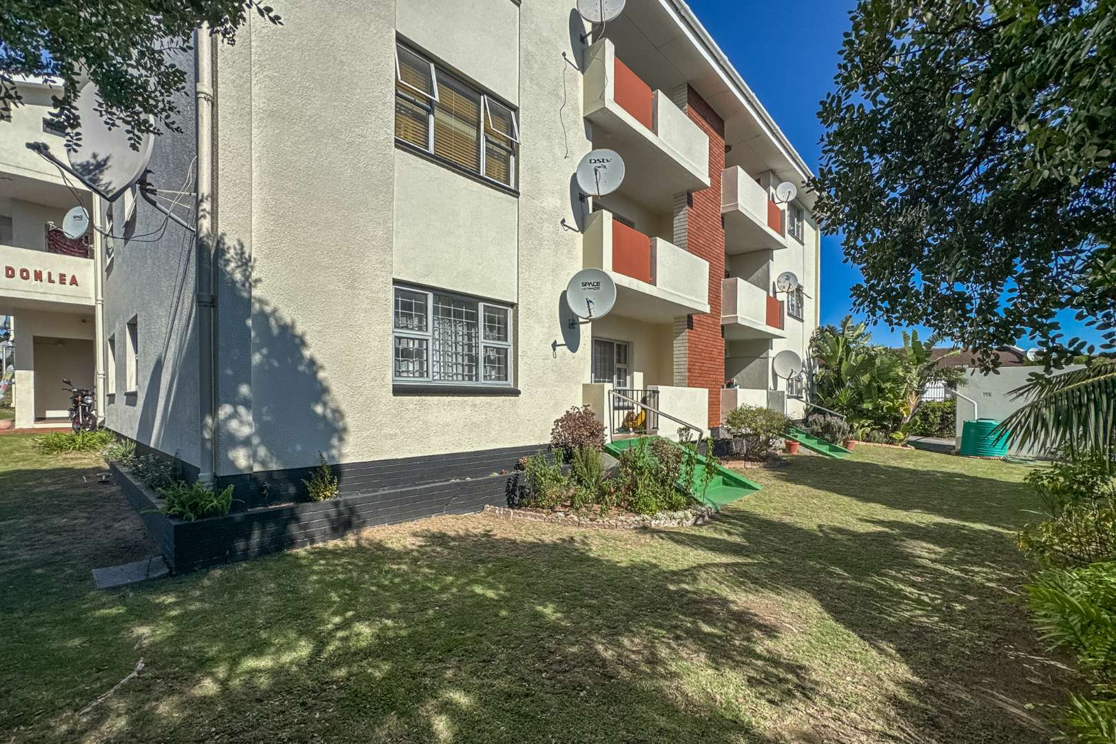 3 Bedroom Apartment / flat for sale in Humewood - P24-116023557