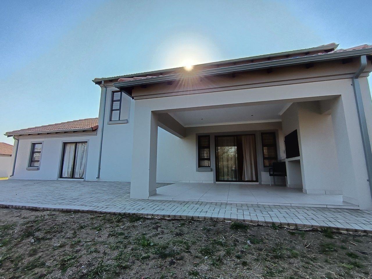 3 Bedroom House to rent in Brits Central - P24-116266678