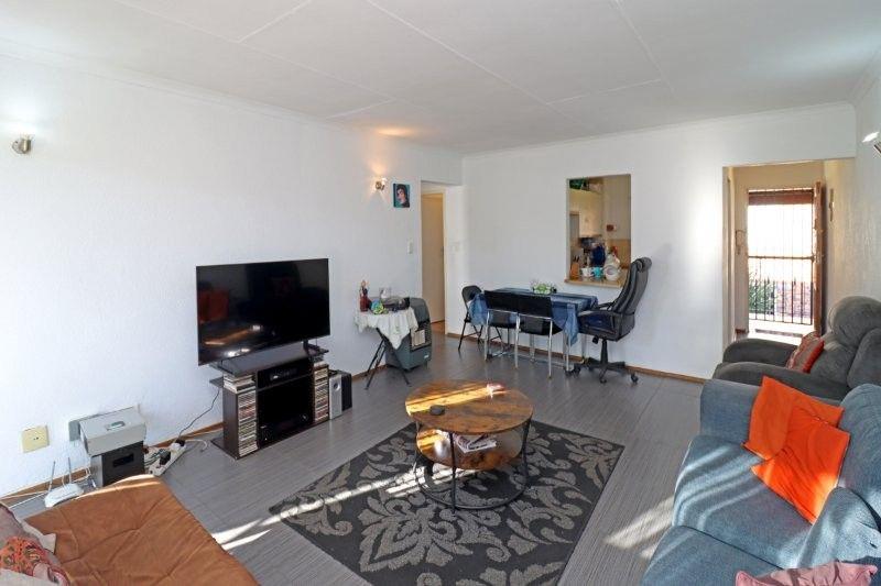 2 Bedroom Apartment / flat for sale in Robindale - 16 Robin Glen, 5 ...