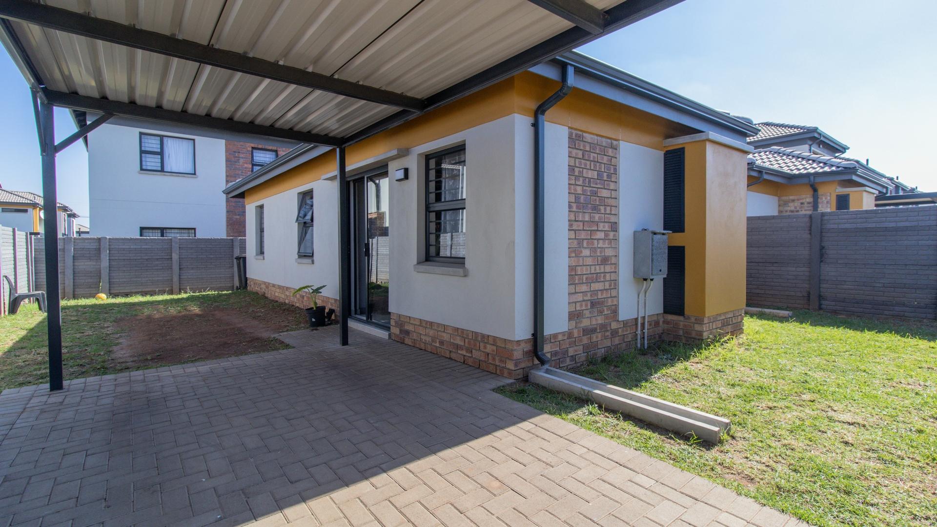 3 Bedroom House for sale in Leopard's Rest Security Estate - P24-116017544
