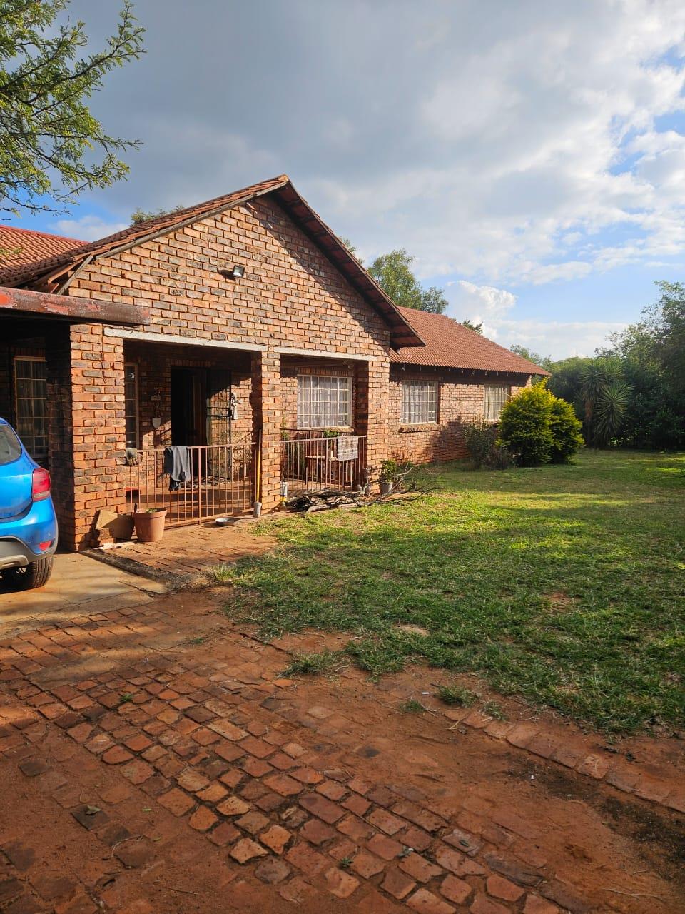 Farm for sale in De Wildt - P24-116038030