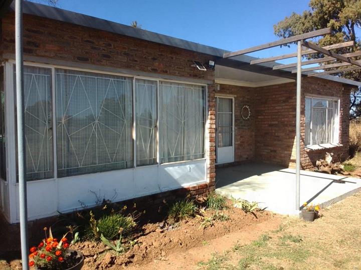 2 Bedroom House for sale in Dominionville - P24-116039839