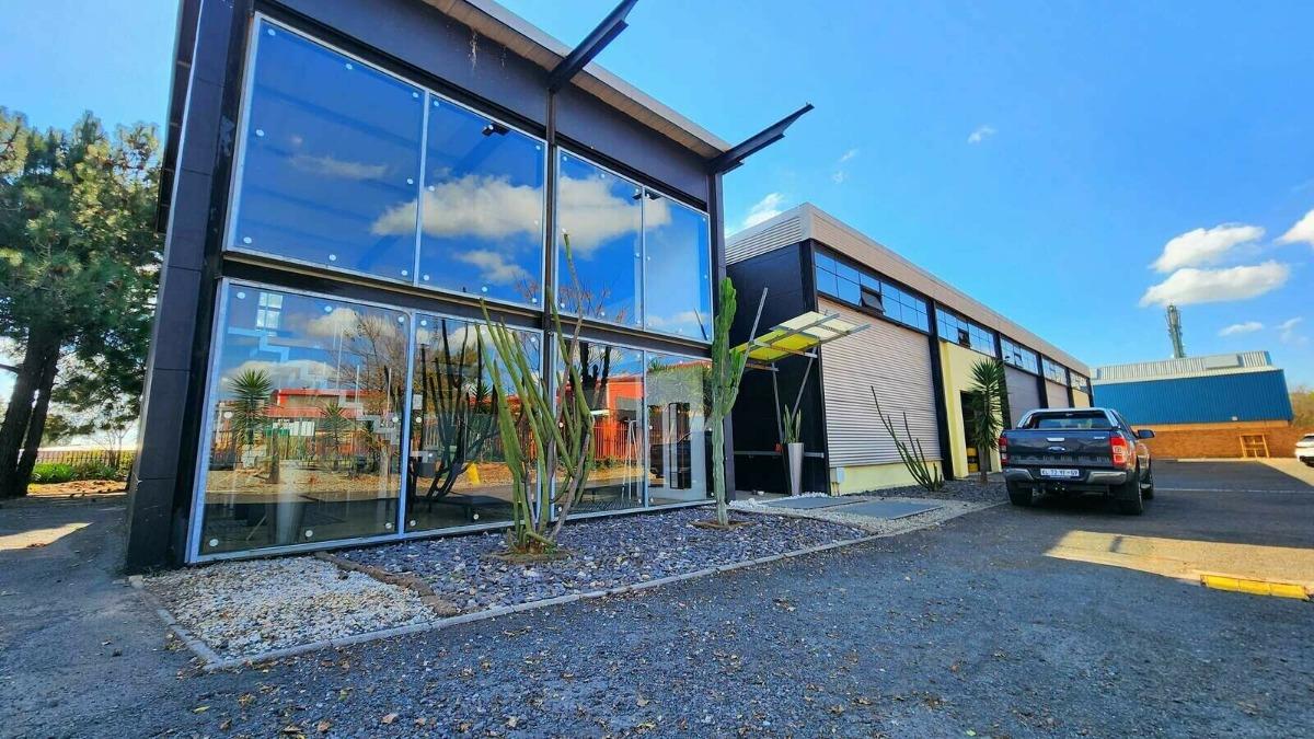 Industrial property for sale in Kya Sands - 3 Ampere Cl - P24-116041085