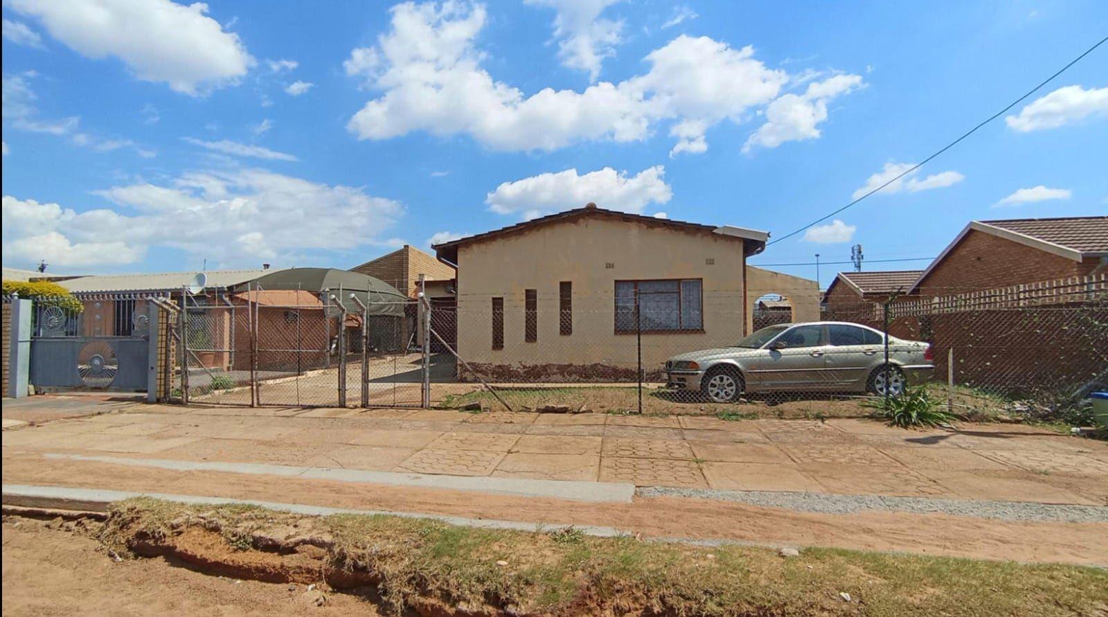 3 Bedroom House for sale in Mabopane Unit B - P24-116043272