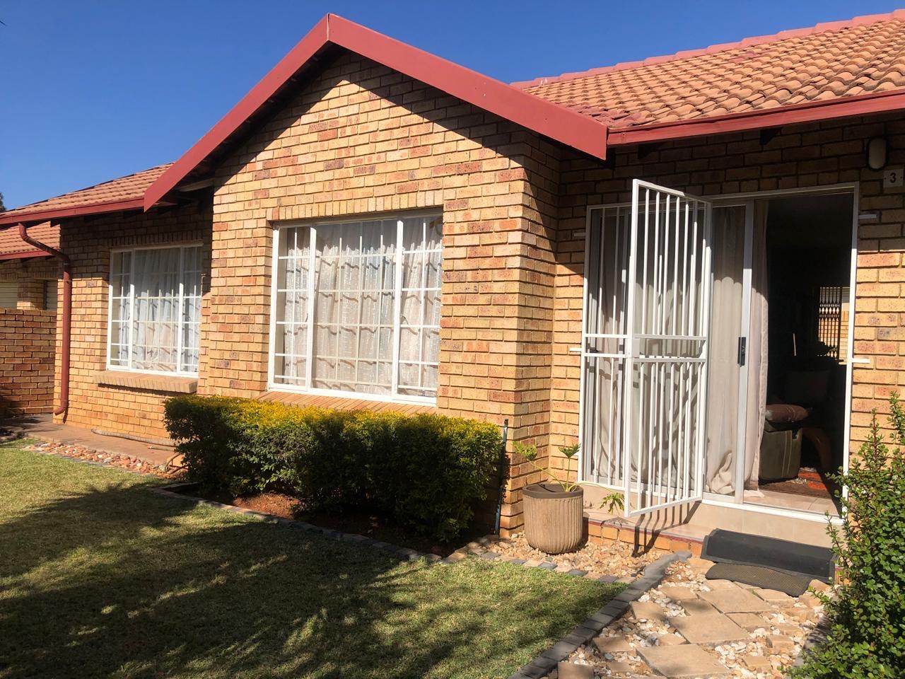 3 Bedroom House for sale in Equestria - P24-115825587