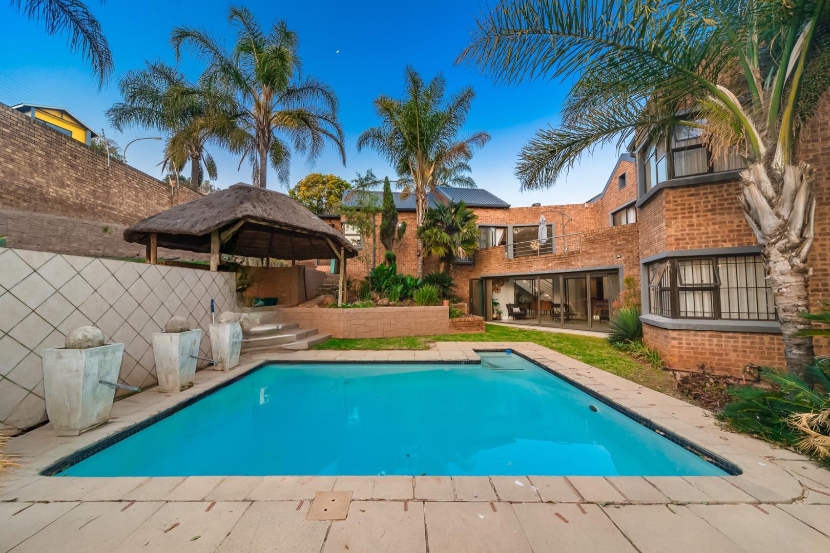 6 Bedroom House for sale in Glenvista - P24-116047214