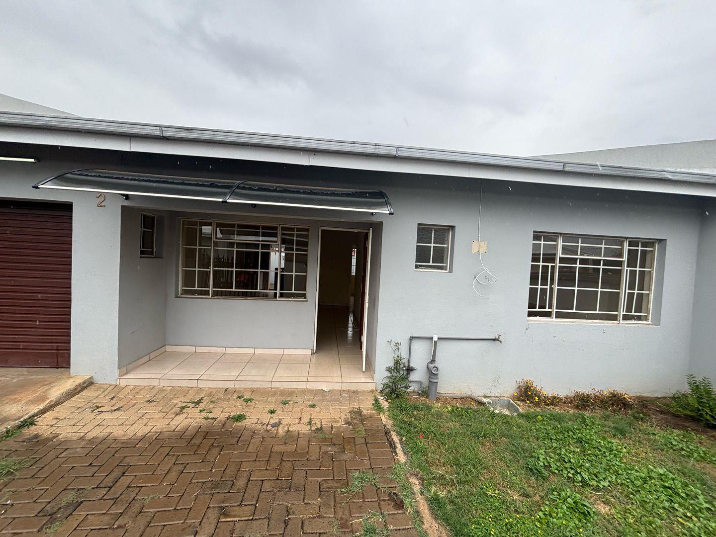 3 Bedroom Townhouse to rent in Lydenburg - P24-116672075