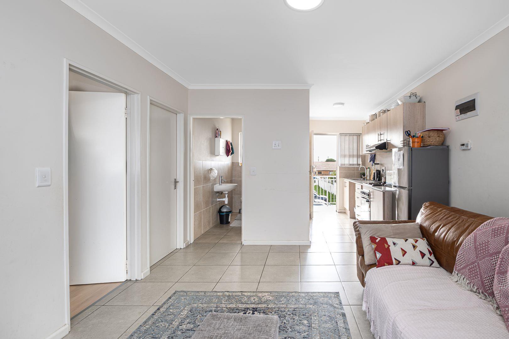 2 Bedroom Apartment / flat for sale in Cravenby - P24-116049074