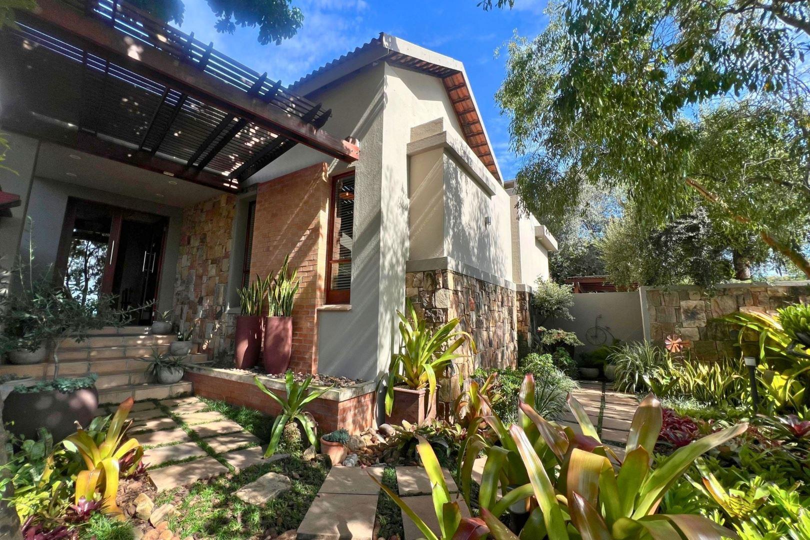 3 Bedroom House for sale in Matumi Golf Estate - P24-116049573