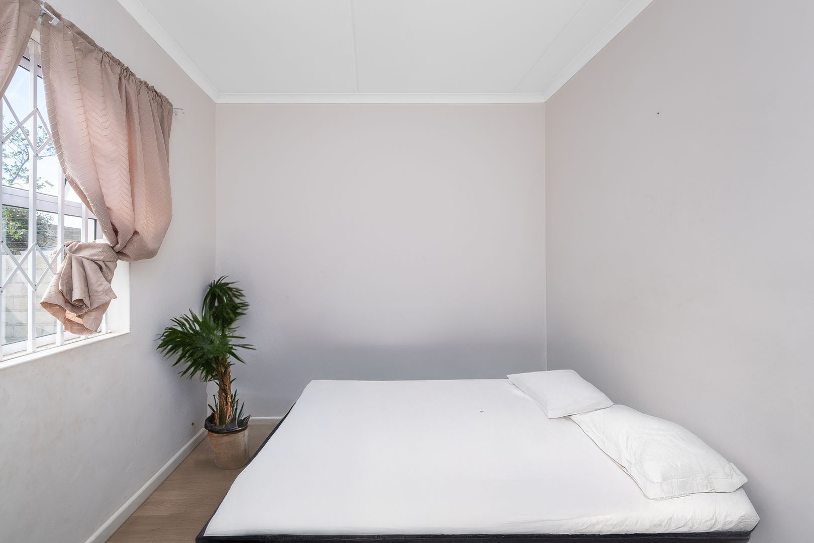 3 Bedroom Apartment / flat for sale in Cravenby - P24-116056809