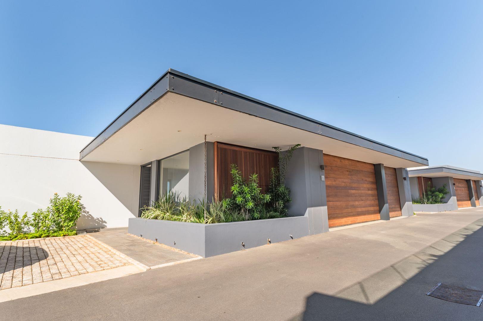 4 Bedroom House for sale in Sibaya Precinct - P24-116058284