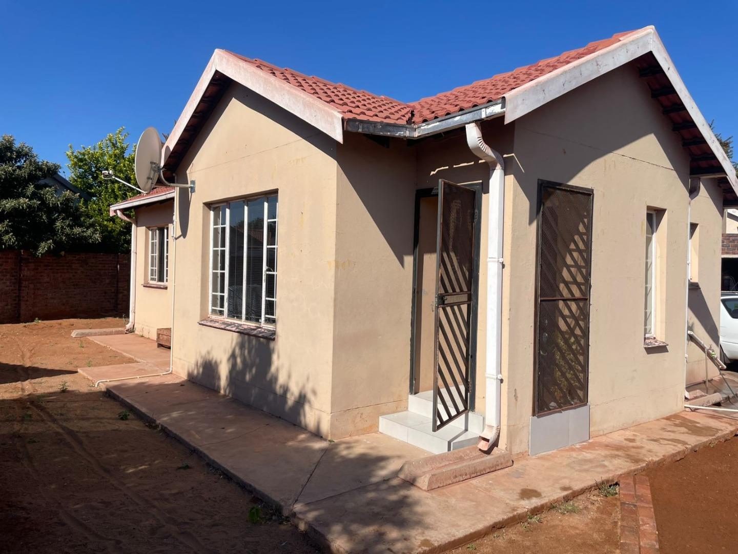 3 Bedroom House for sale in Kathu - P24-116060017