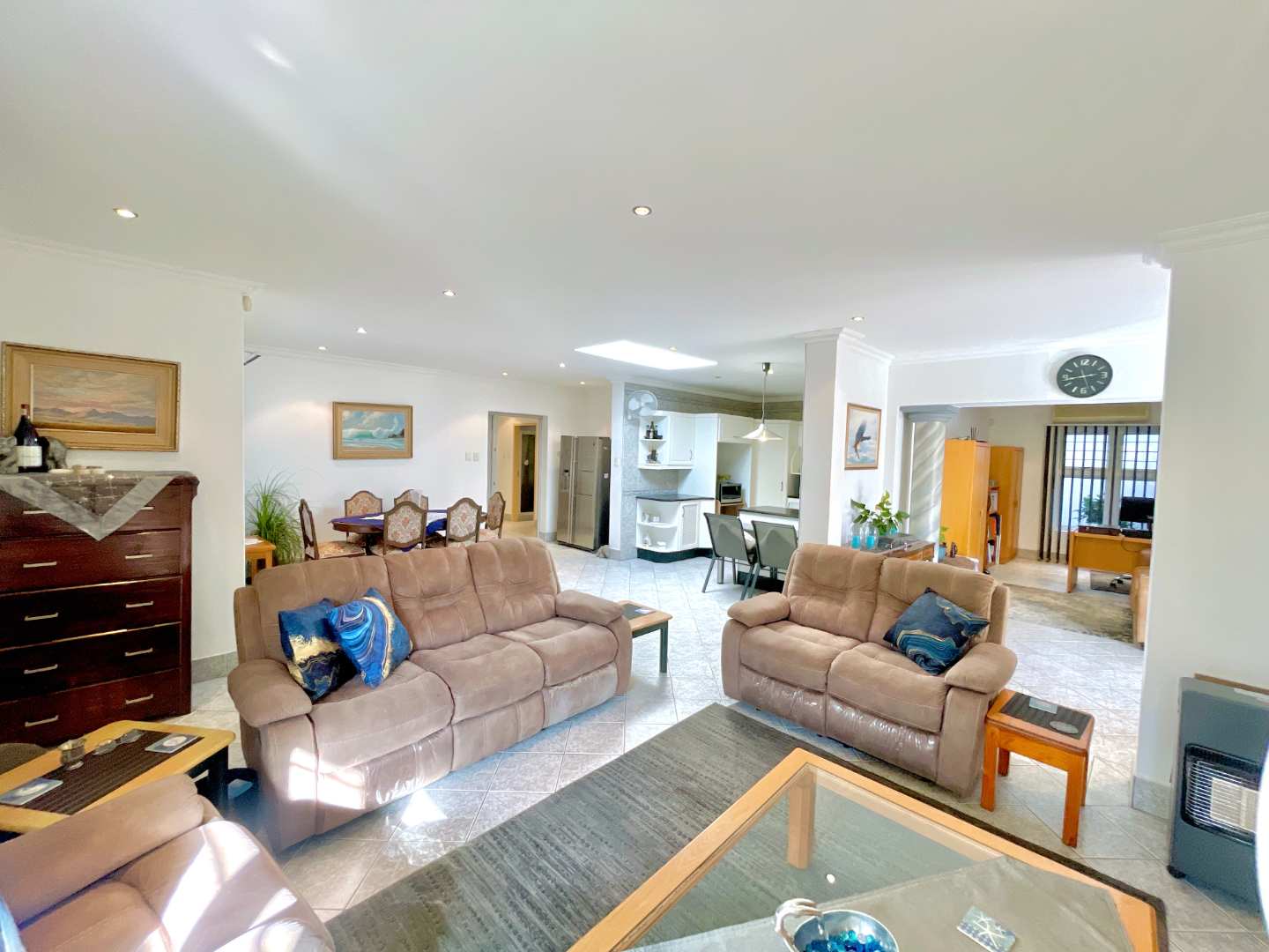 3 Bedroom Townhouse for sale in Die Wilgers - P24-116062282