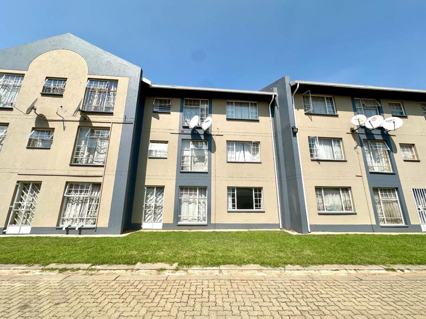 2 Bedroom Apartment / flat for sale in Kempton Park Central - 1 ...