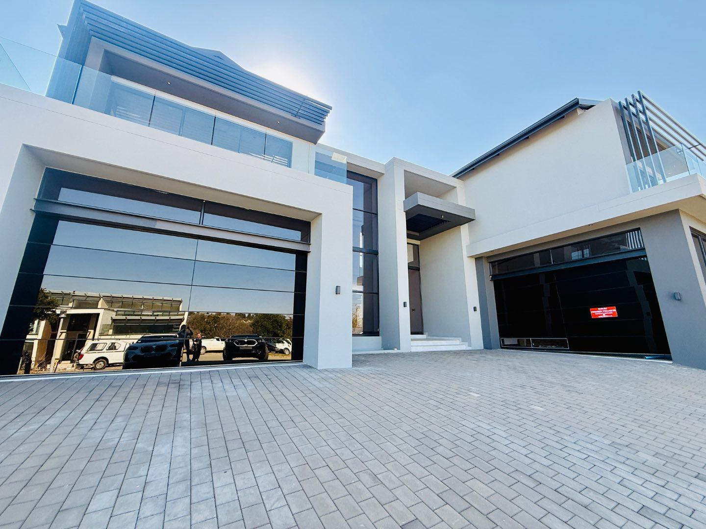 4 Bedroom House for sale in Waterfall Country Estate - P24-112412628