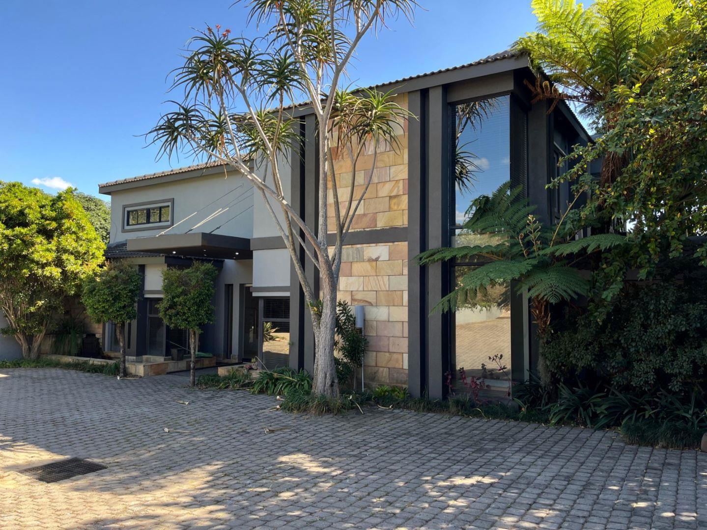 7 Bedroom House for sale in Shandon Estate - P24-116069973