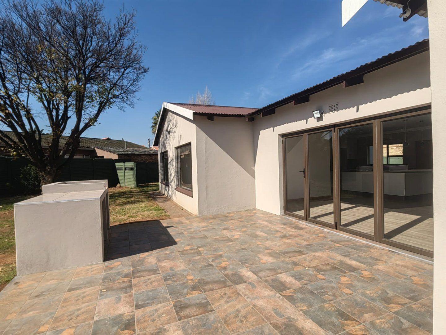 3 Bedroom House for sale in Heidelberg Proper - 38 Rissik Street - P24 ...