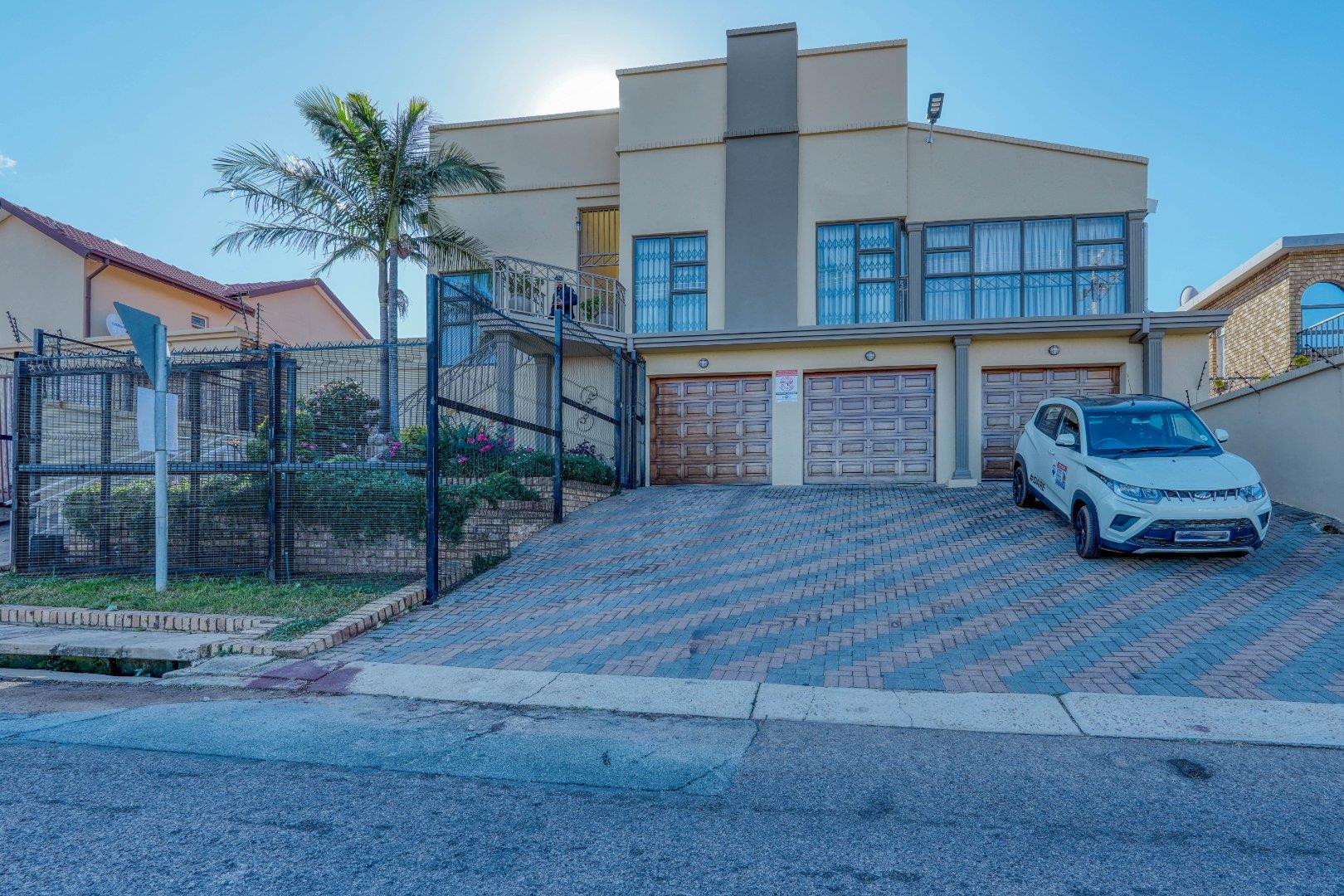 5 Bedroom House for sale in Laudium - P24-116073436