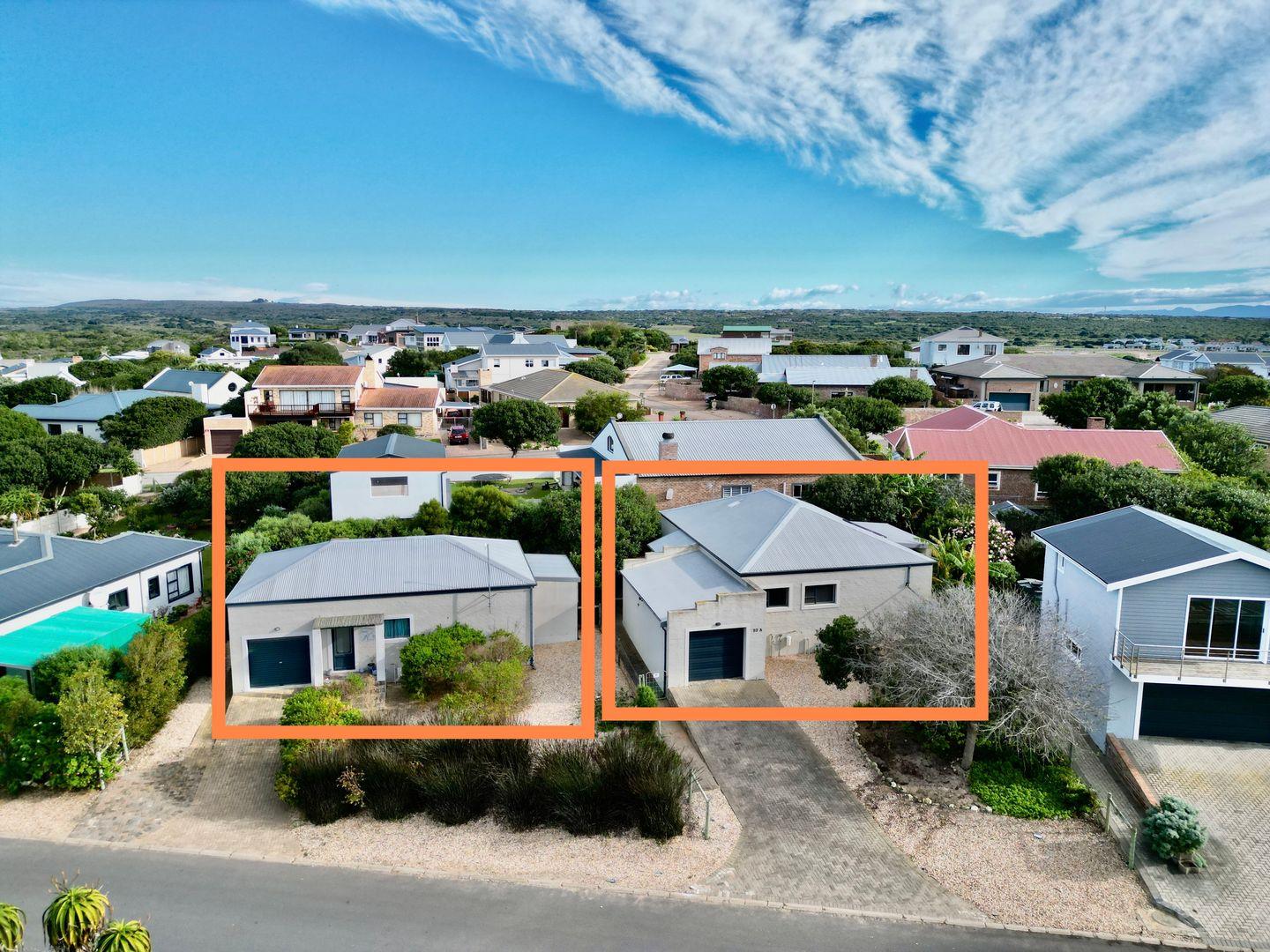 5 Bedroom House for sale in Stilbaai Wes - 52 Bessie Street - P24-116003147