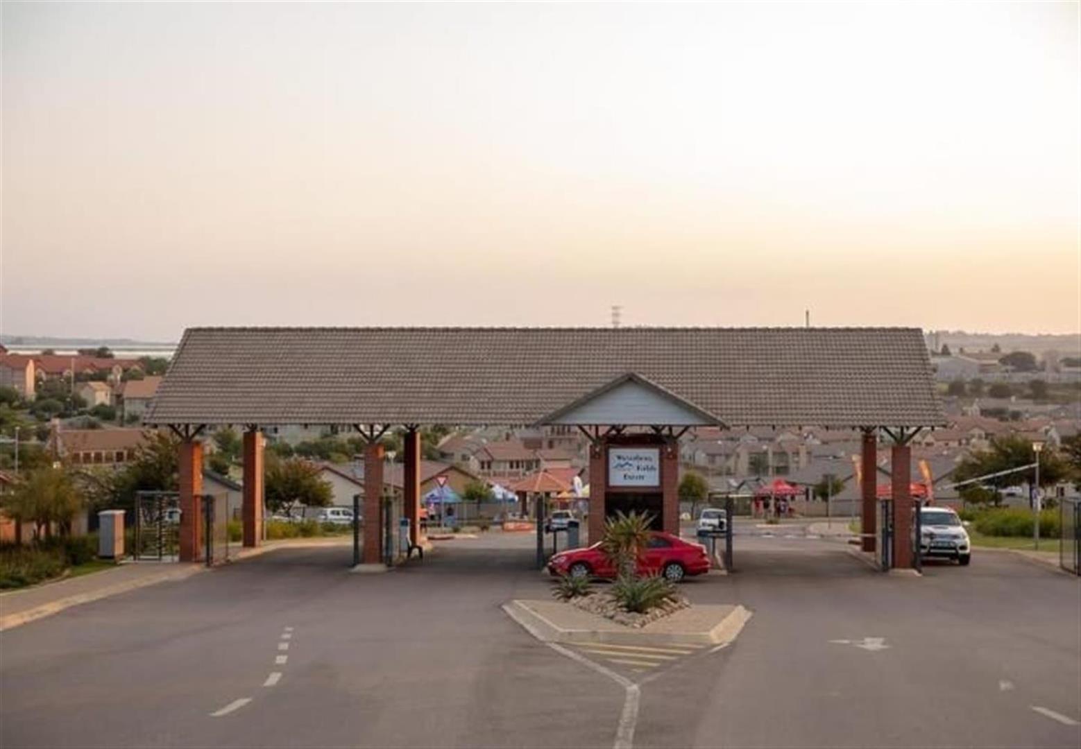 3 Bedroom House for sale in Kosmosdal - P24-111007267