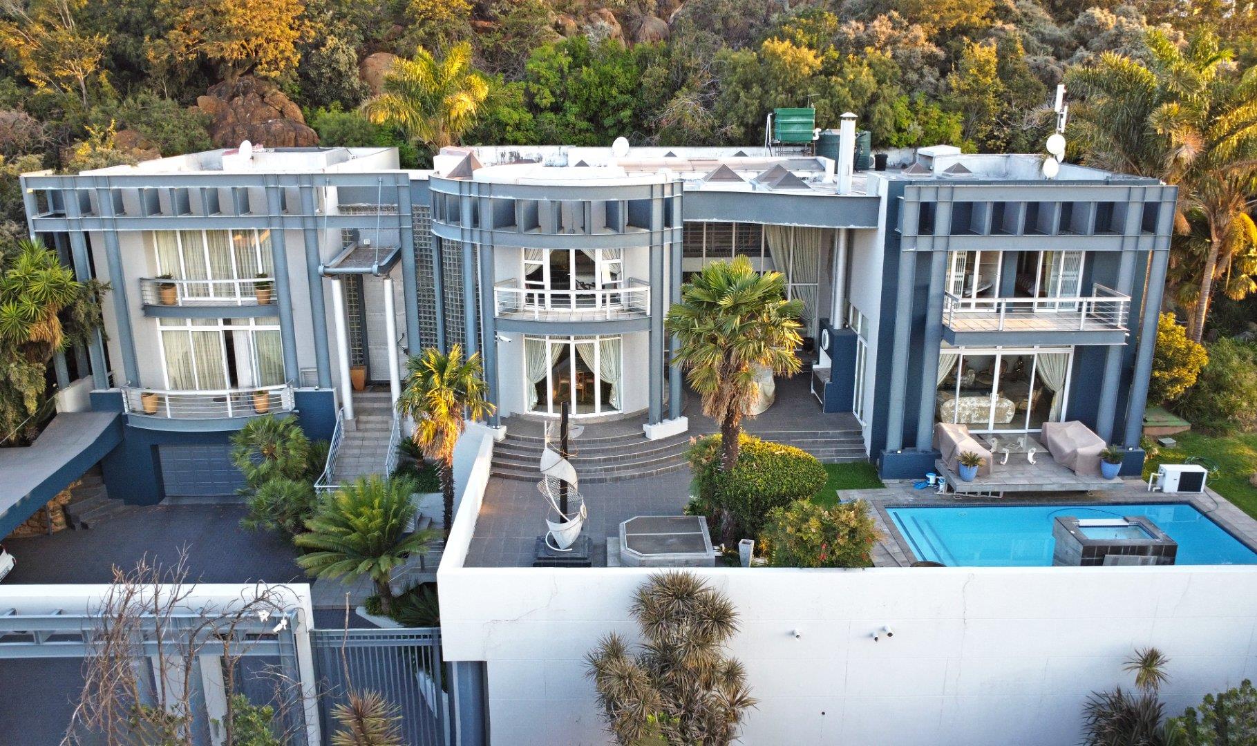 5 Bedroom House for sale in Glenvista - P24-116085151