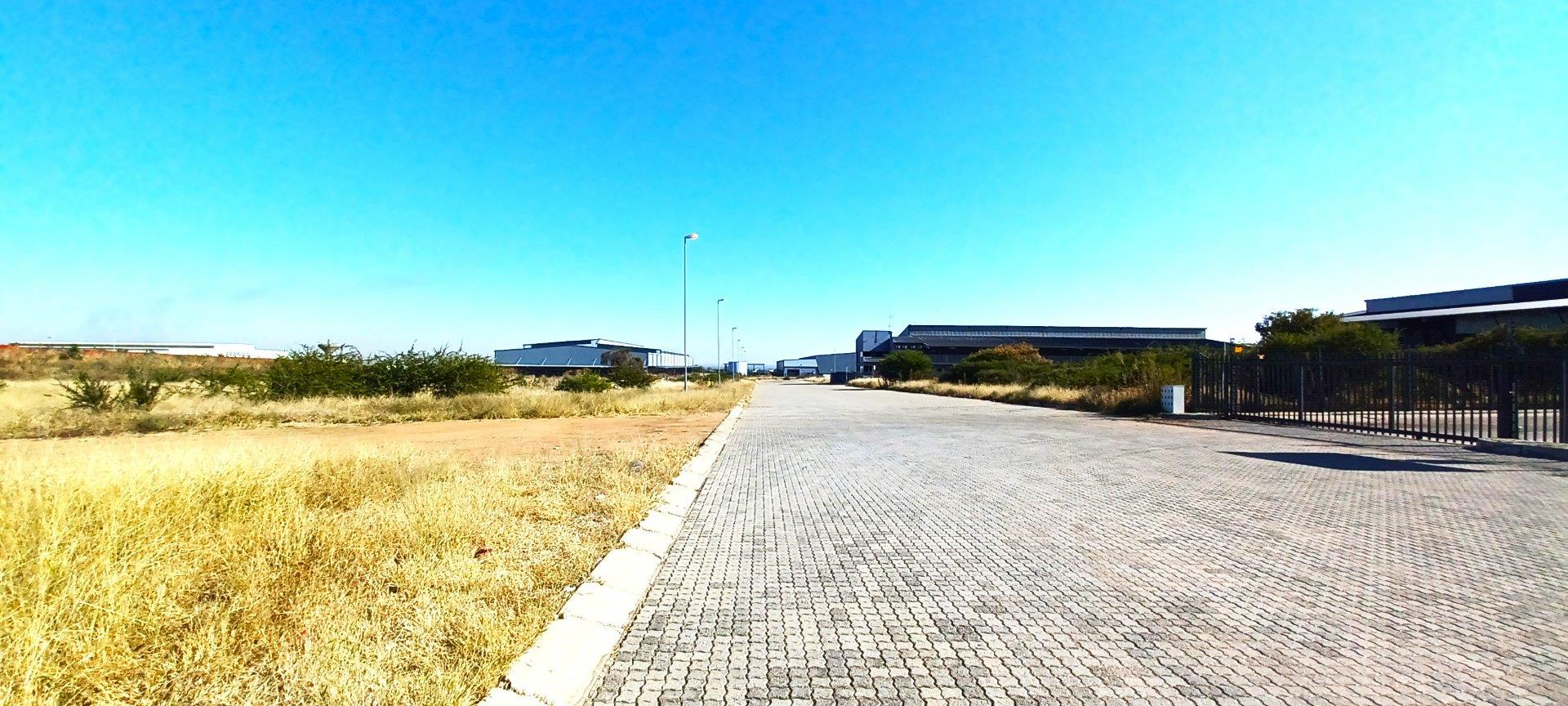 Vacant land / plot for sale in Magna Via Industrial - P24-116086667