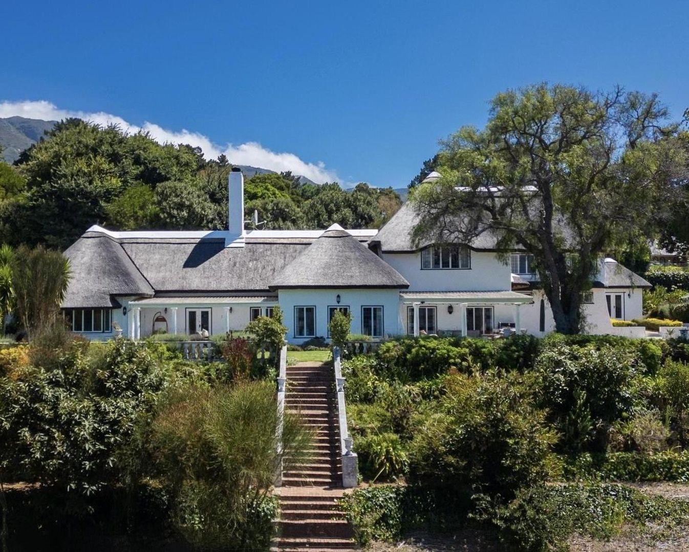 8 Bedroom House for sale in Constantia - 8 Gemini Way - P24-116099849