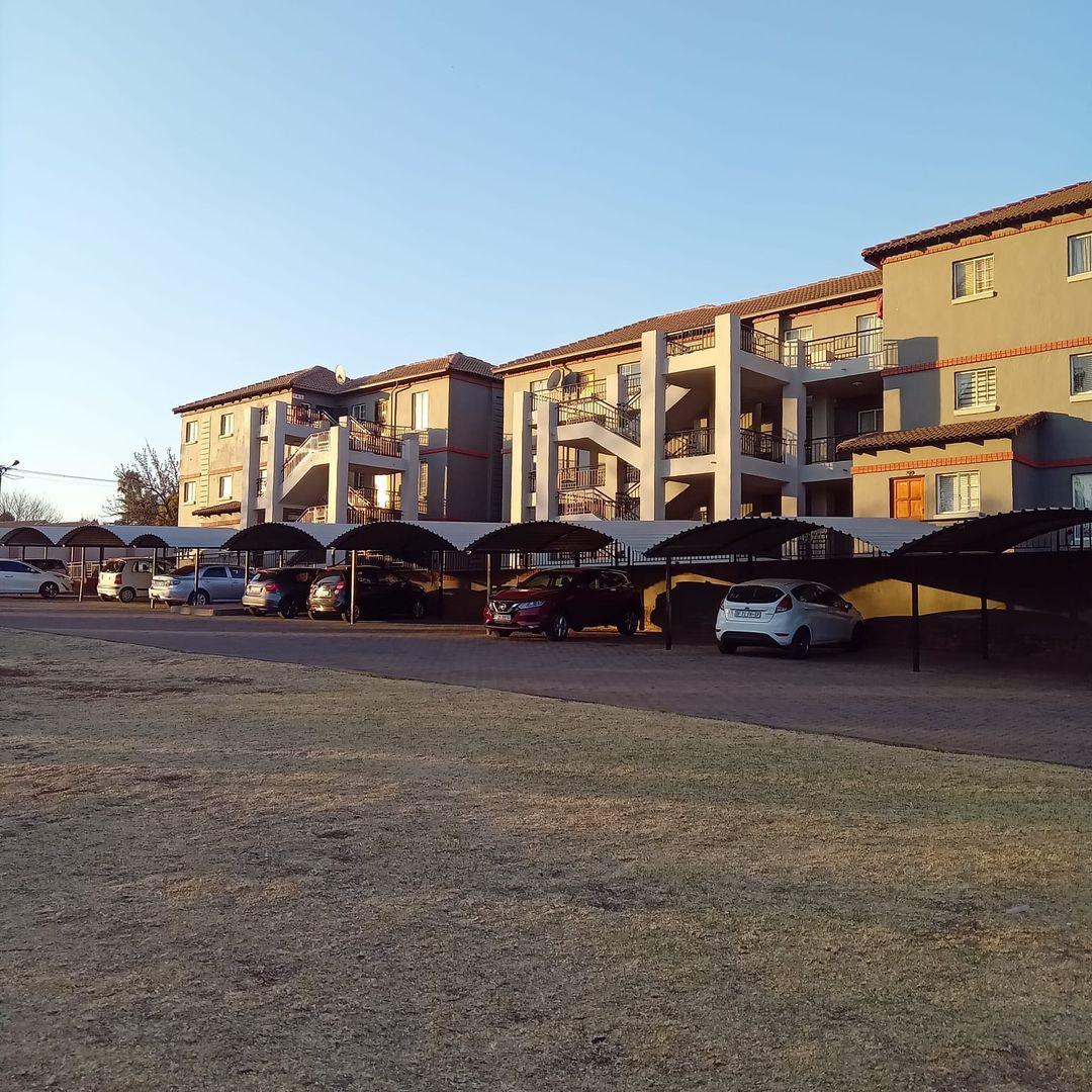 2 Bedroom Apartment / flat for sale in Castleview - 104 Stone Arch Estate, 1 Brookhill Road ...