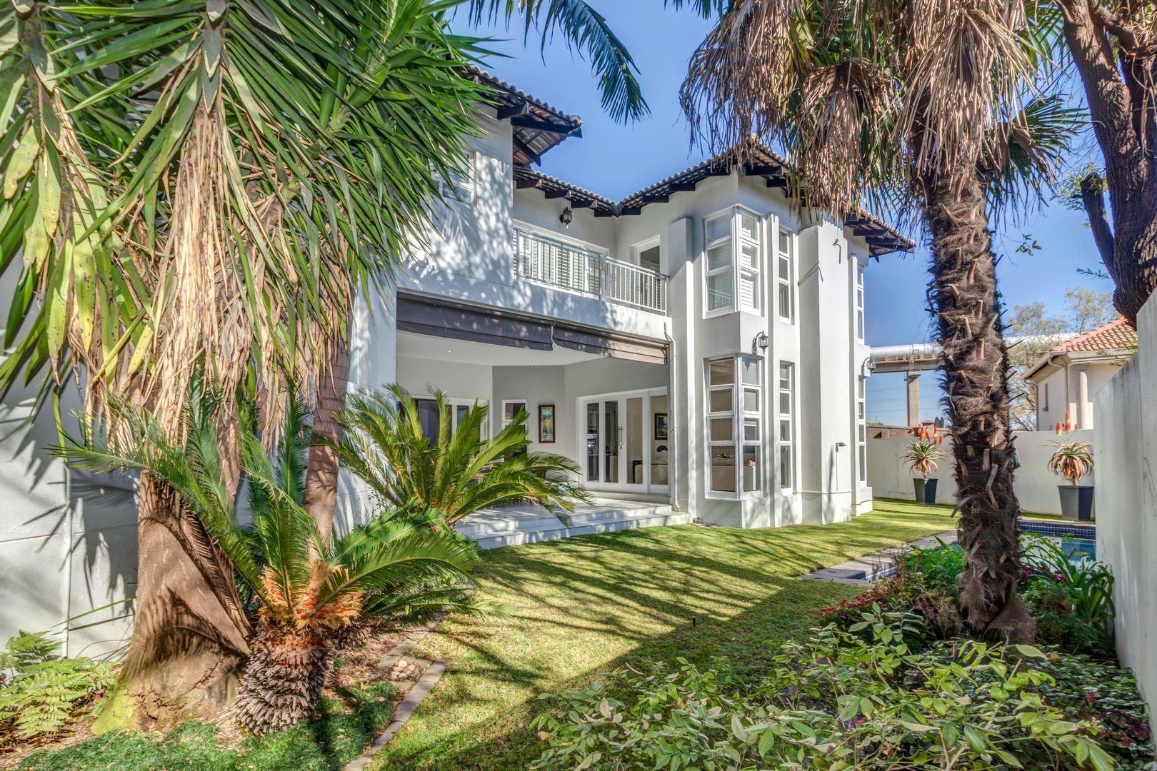 5 Bedroom House for sale in Dainfern Valley Estate - P24-114686597