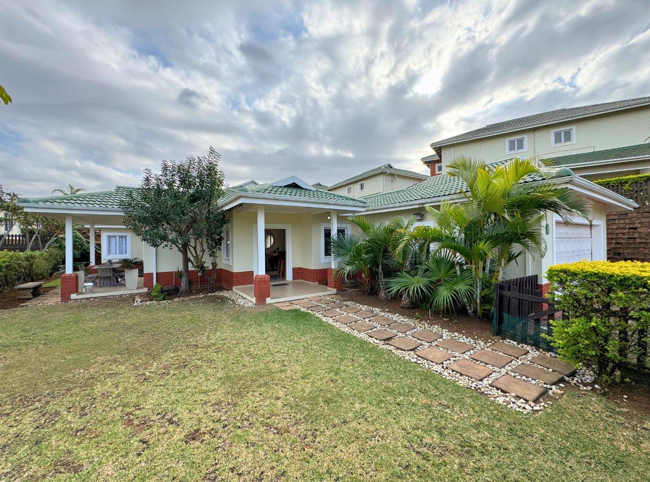 4 Bedroom House for sale in Mount Edgecombe - P24-116113091