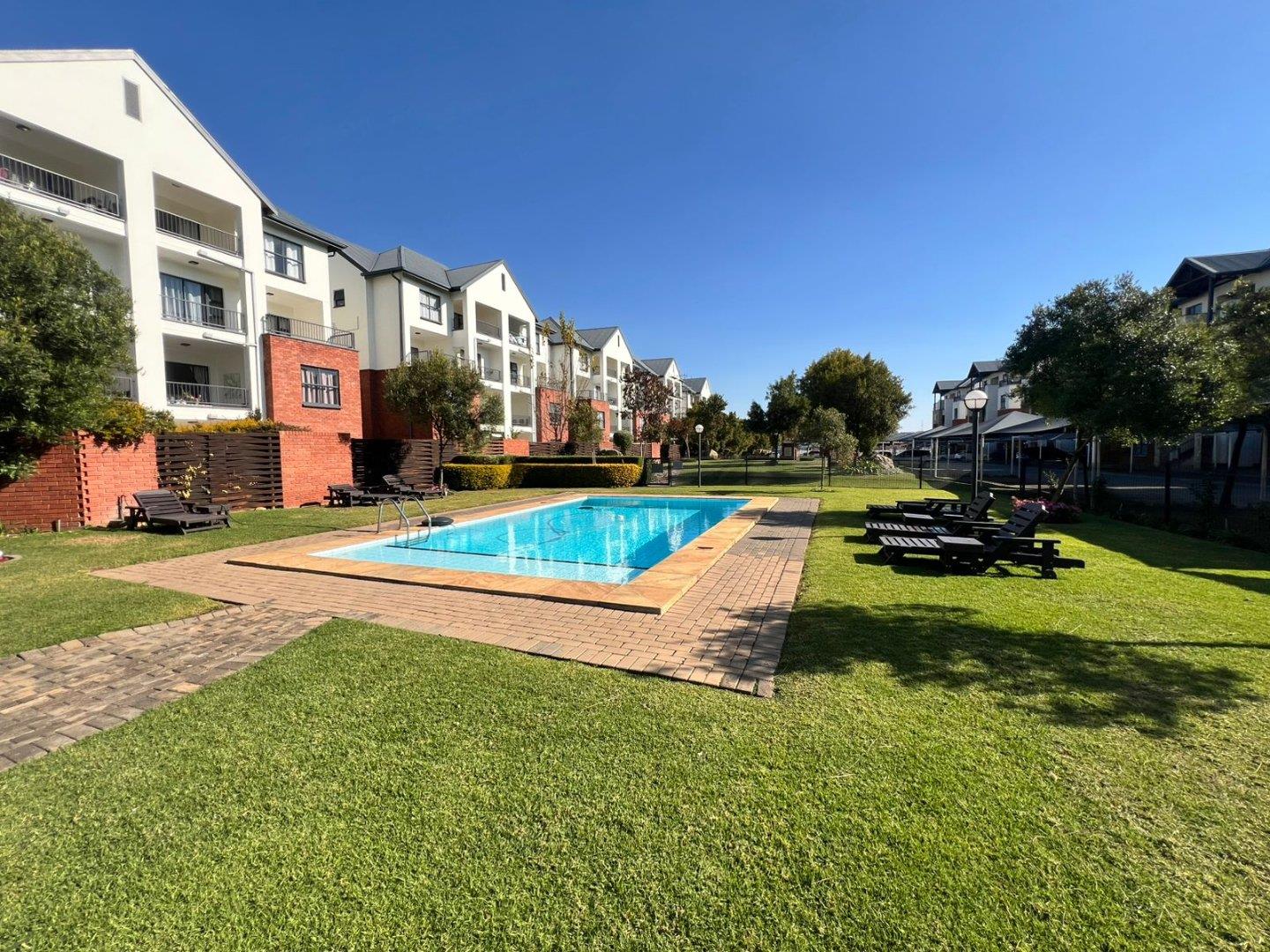 2 Bedroom Apartment / flat for sale in Greenstone Crest - P24-116156965