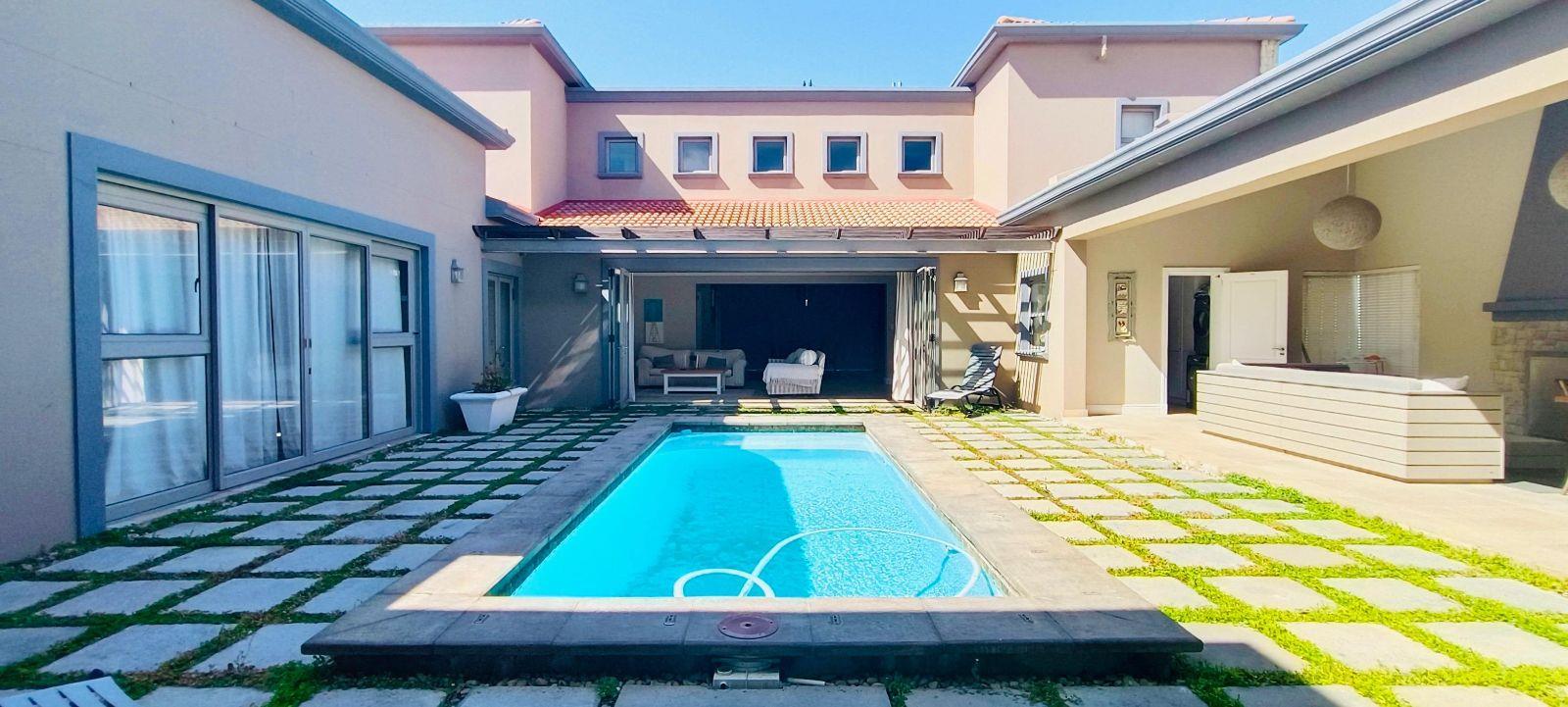 6 Bedroom House for sale in Myoli Beach - 70 Claude Urban Street - P24 ...