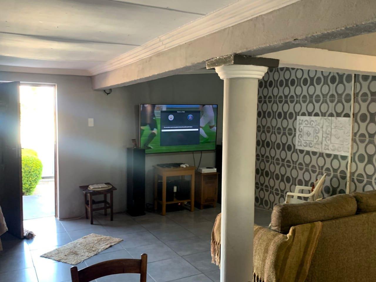 4 Bedroom House for sale in Eersterust - P24-116132026