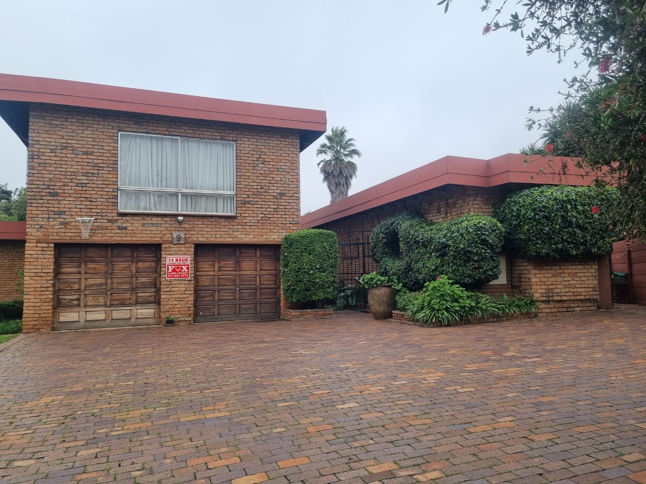 4 Bedroom House for sale in Glenvista - P24-116133503
