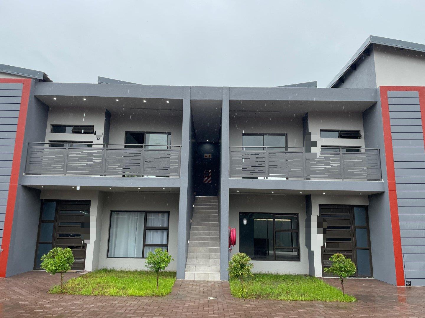 2 Bedroom Apartment / flat for sale in Lower Bo-dorp - P24-116133987