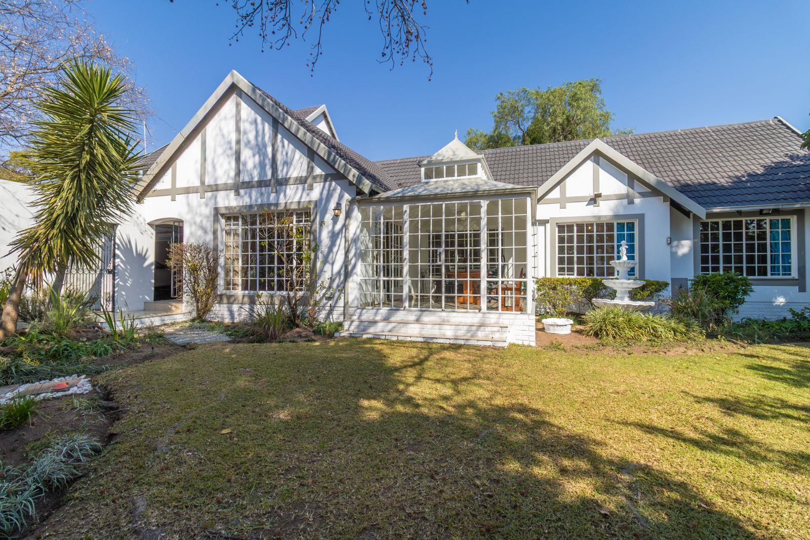 5 Bedroom House for sale in Randpark Ridge - P24-116144464